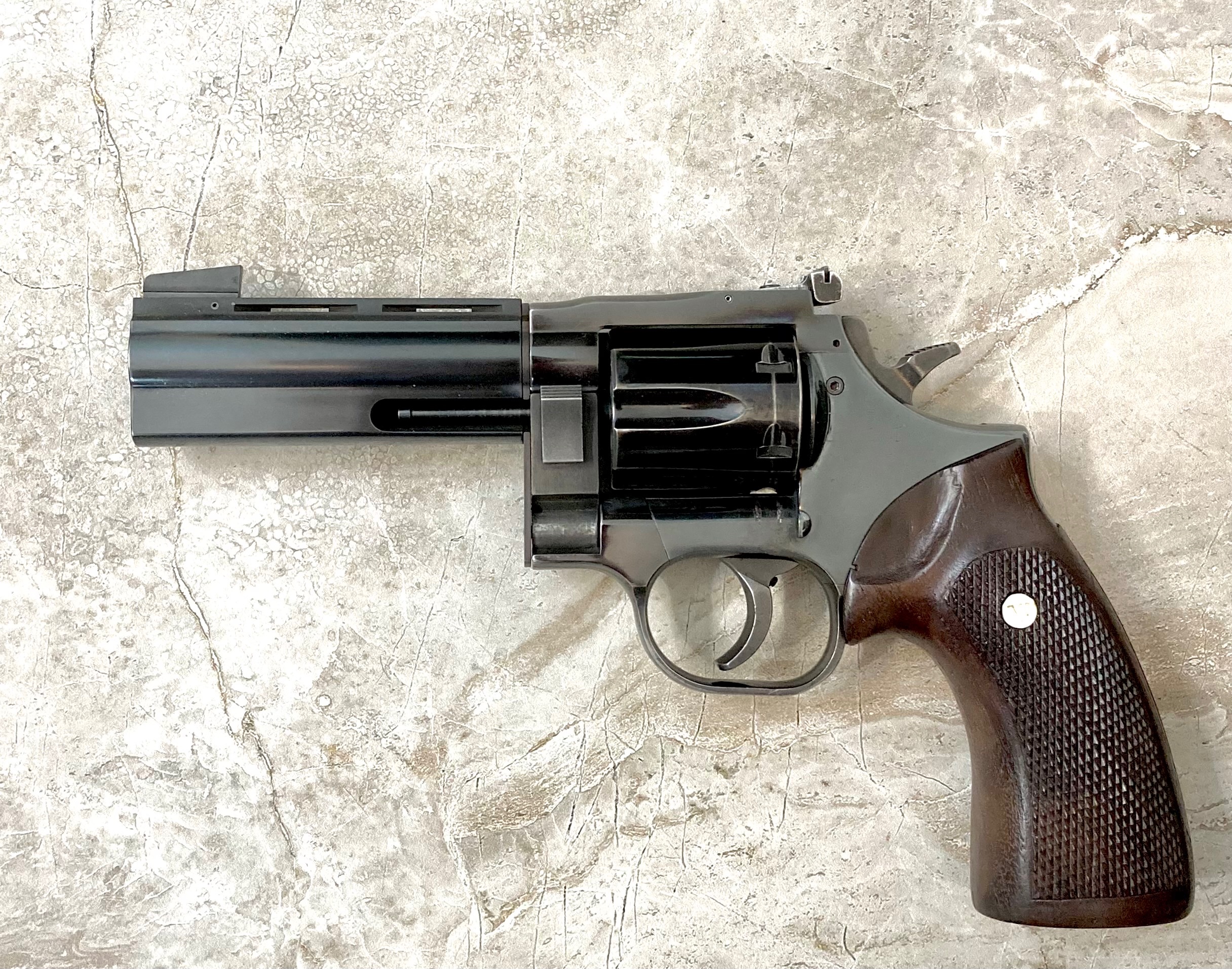 Patridge front sight on 4VH barrel? Dan Wesson Small Frame Revolvers ...