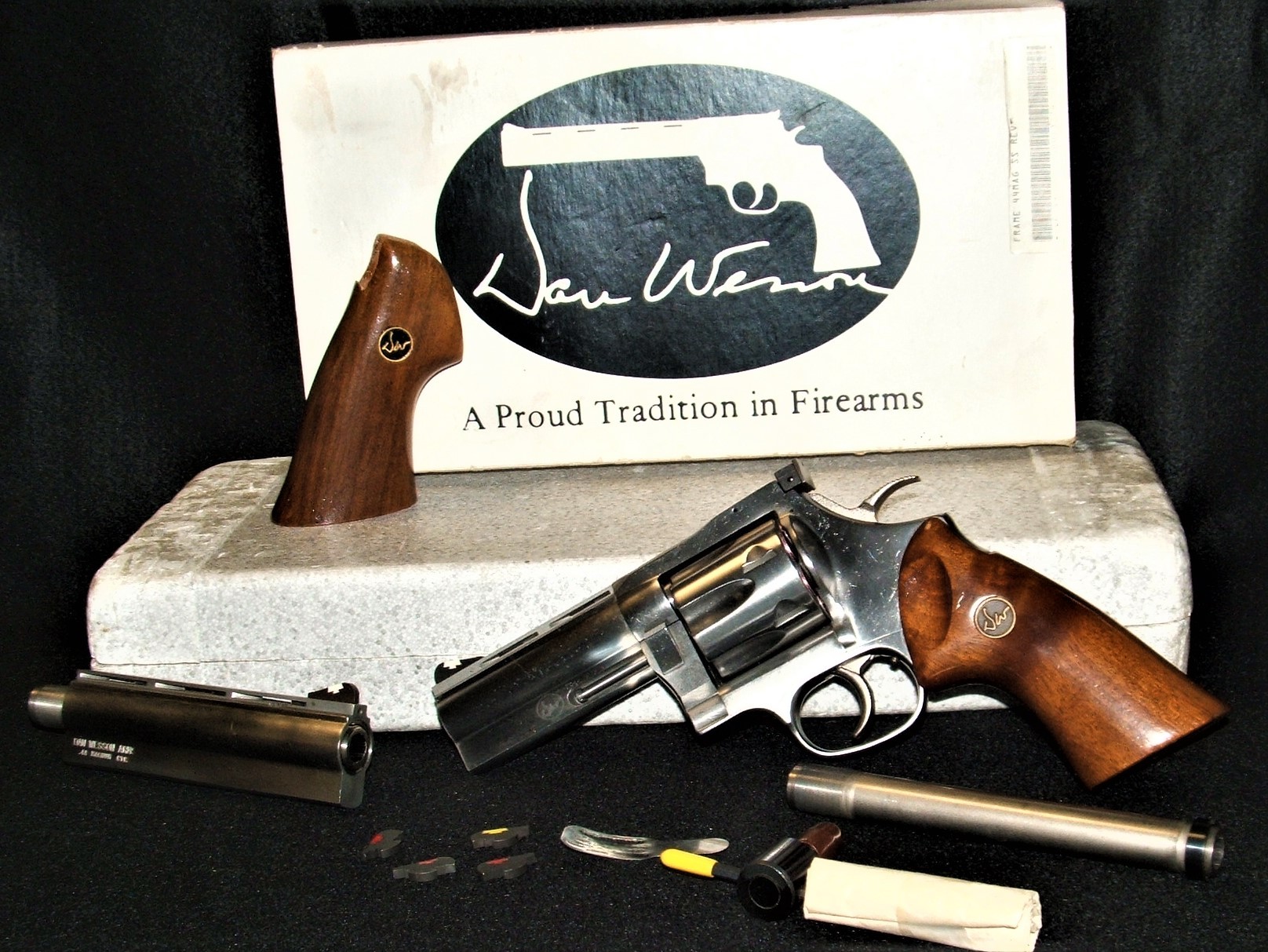 Monson 744VH Dan Wesson Large \\ SuperMag Revolvers Forum Dan Wesson Forum