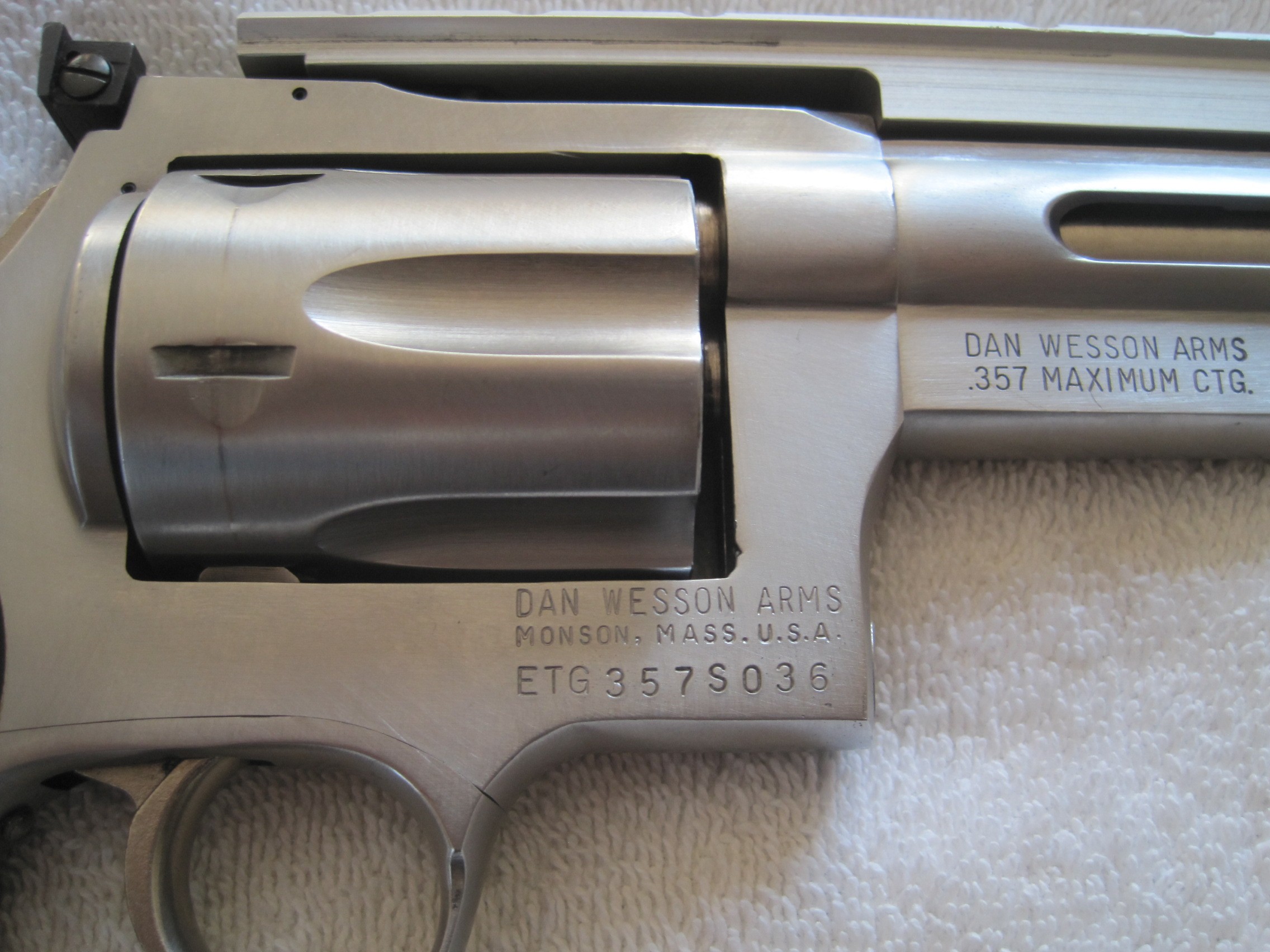 Matching IHMSA serial numbers by chance Dan Wesson Large \\ SuperMag ...