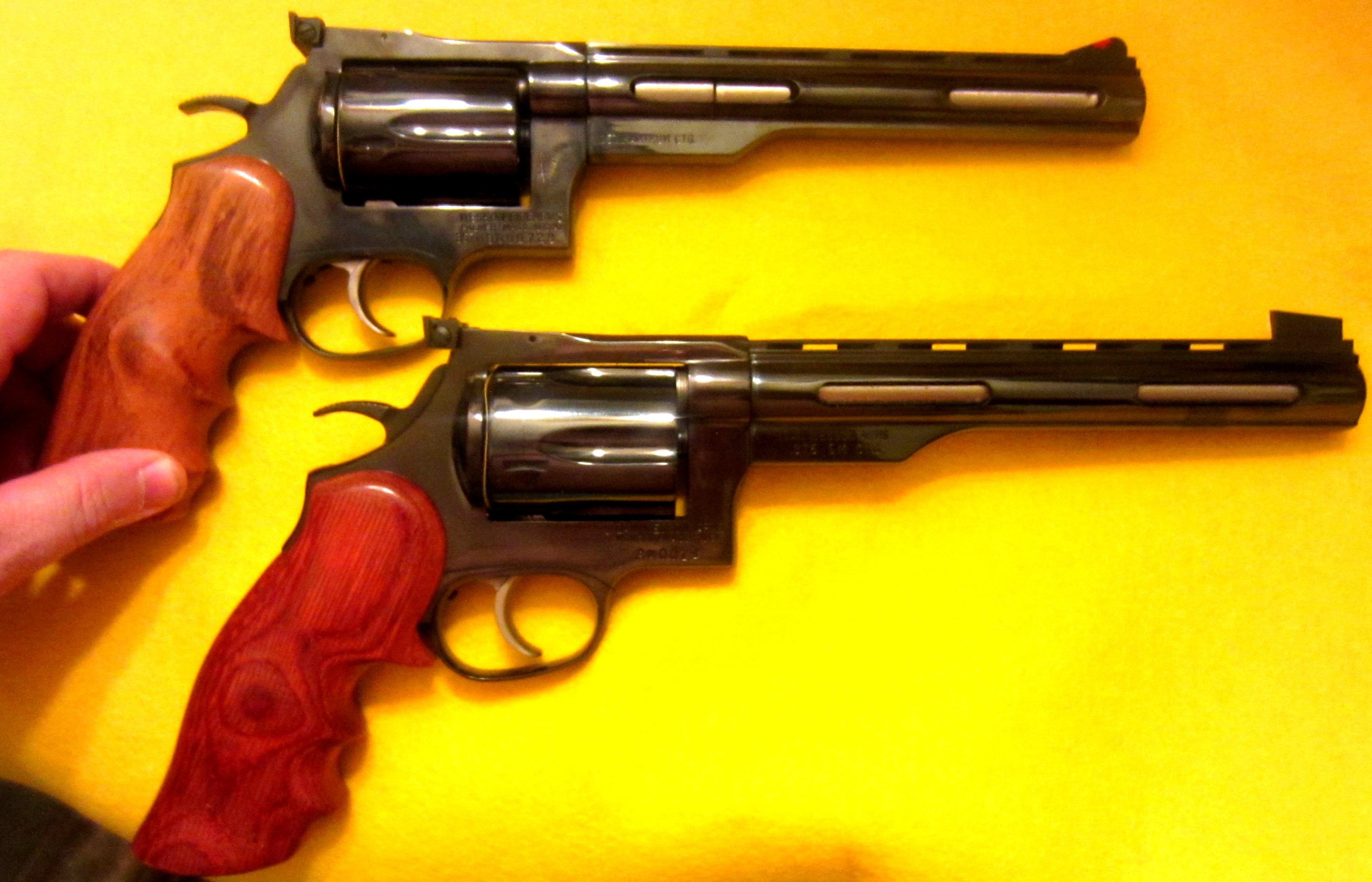 DAN WESSON SLOTTED BARREL SHROUD~DOES SILVER OR BLACK LOOK BETTER IN A ...