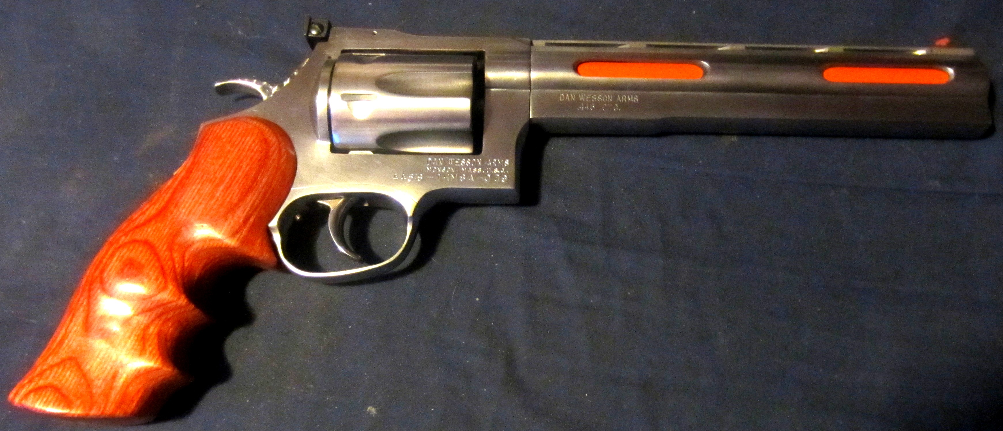 DAN WESSON SLOTTED BARREL SHROUD~DOES SILVER OR BLACK LOOK BETTER IN A ...