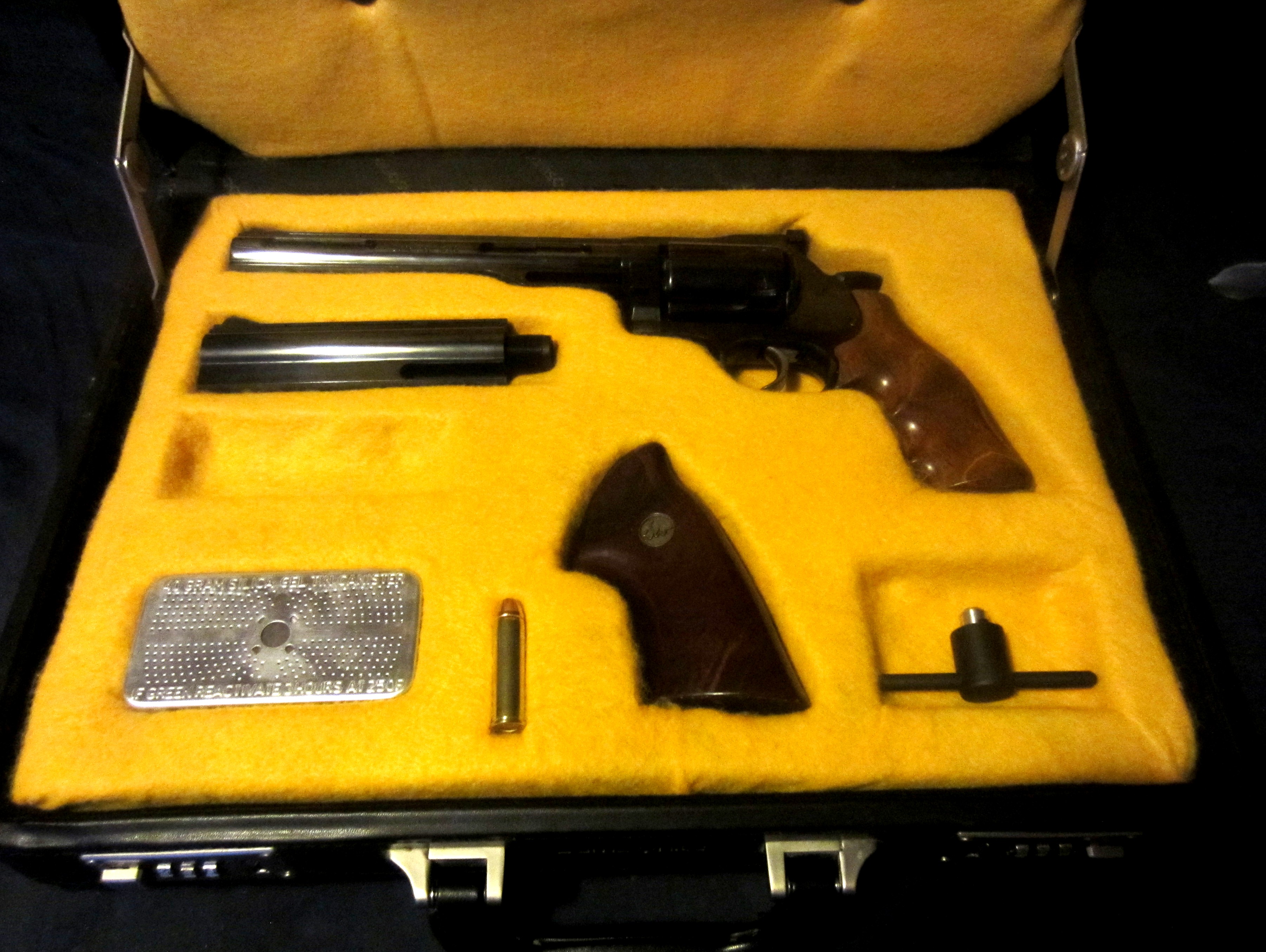 Display Case for DW Revolvers Forum Dan Wesson Forum
